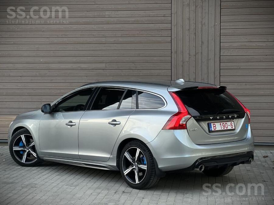 Volvo V60 2016 in Jelgava, with an engine capacity of 2.00 L and mileage of 264 thousand km for 12100 €, photo 9 on AUTOMOTO.COM.LV