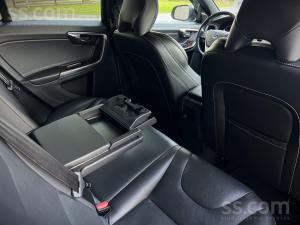 Volvo V60 2016 in Jelgava, with an engine capacity of 2.00 L and mileage of 264 thousand km for 12100 €, photo 33 on AUTOMOTO.COM.LV