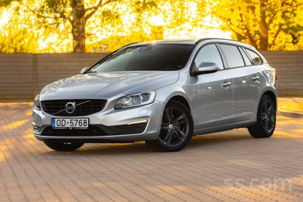 Volvo V60 2016 in Jelgava, with an engine capacity of 2.00 L and mileage of 221 thousand km for 7250 €, photo 1 on AUTOMOTO.COM.LV