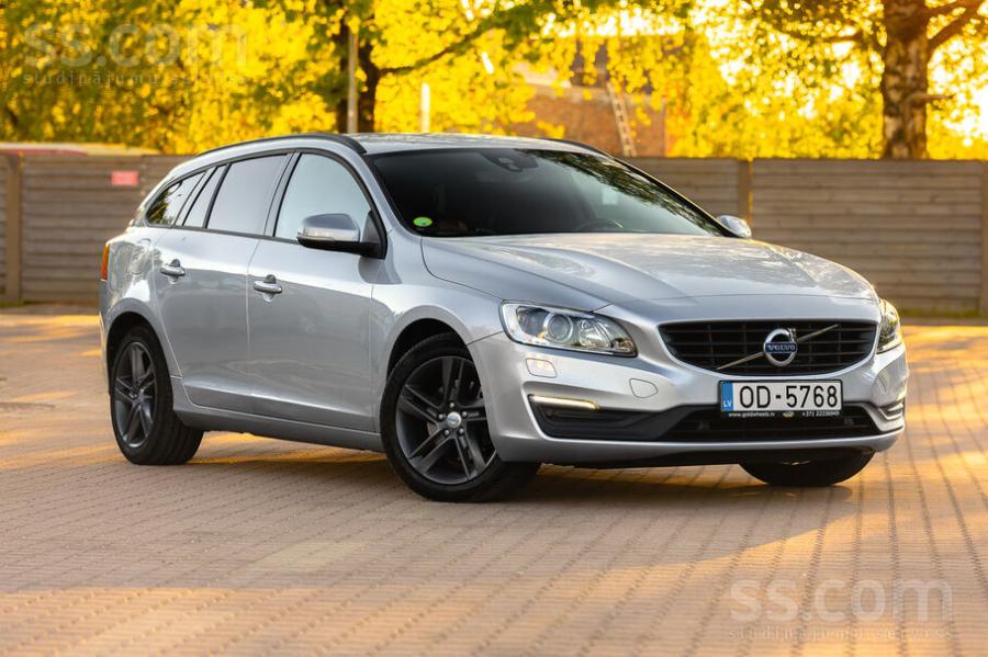 Volvo V60 2016 in Jelgava, with an engine capacity of 2.00 L and mileage of 221 thousand km for 8250 €, photo 2 on AUTOMOTO.COM.LV