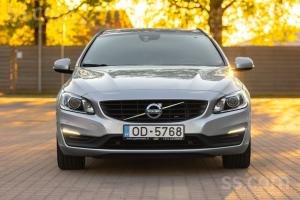 Volvo V60 2016 in Jelgava, with an engine capacity of 2.00 L and mileage of 221 thousand km for 8250 €, photo 3 on AUTOMOTO.COM.LV