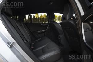 Volvo V60 2016 in Jelgava, with an engine capacity of 2.00 L and mileage of 221 thousand km for 8250 €, photo 21 on AUTOMOTO.COM.LV