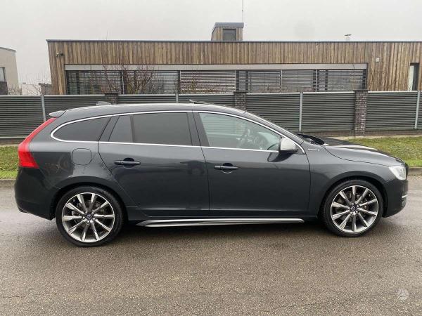Volvo V60 2016 Šauļi, ar dzinēja tilpumu 2.40 L un nobraukumu 268 tūkst. km par 9100 €, foto 3 vietnē AUTOMOTO.COM.LV
