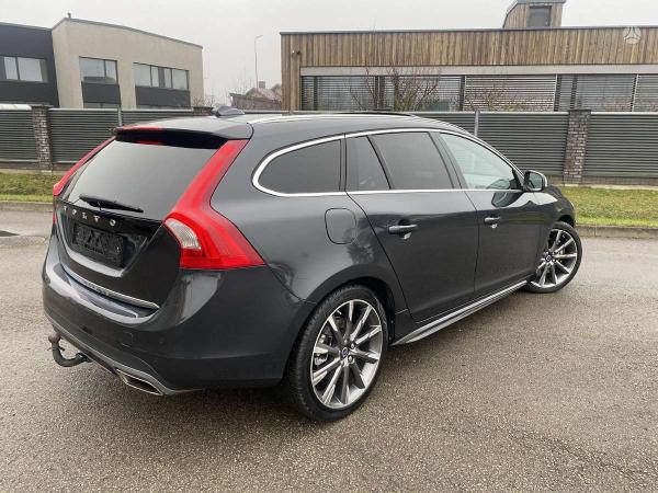 Volvo V60 2016 Šauļi, ar dzinēja tilpumu 2.40 L un nobraukumu 268 tūkst. km par 9100 €, foto 4 vietnē AUTOMOTO.COM.LV