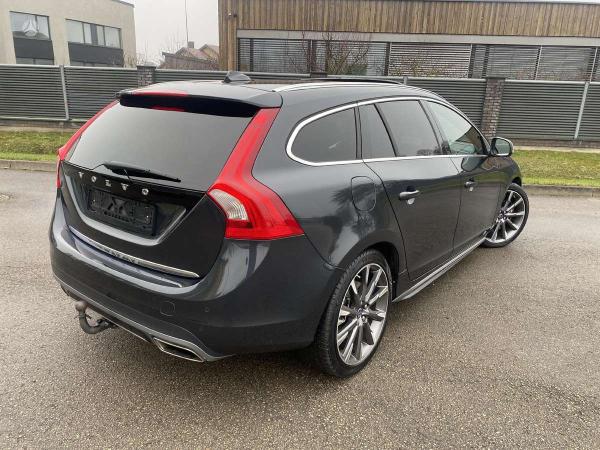 Volvo V60 2016 Šauļi, ar dzinēja tilpumu 2.40 L un nobraukumu 268 tūkst. km par 9100 €, foto 5 vietnē AUTOMOTO.COM.LV