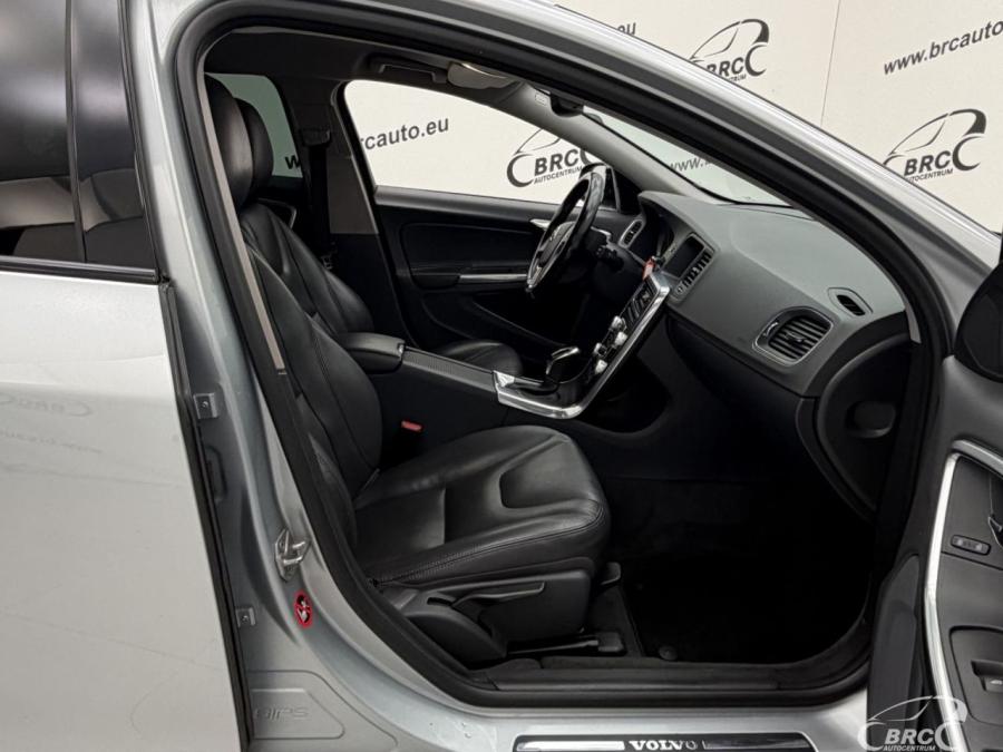 Volvo V60 2016 Viļņa, ar dzinēja tilpumu 1.97 L un nobraukumu 235 tūkst. km par 9900 €, foto 5 vietnē AUTOMOTO.COM.LV