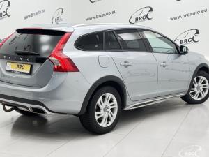Volvo V60 2016 in Vilnius, with an engine capacity of 1.97 L and mileage of 235 thousand km for 10300 €, photo 2 on AUTOMOTO.COM.LV