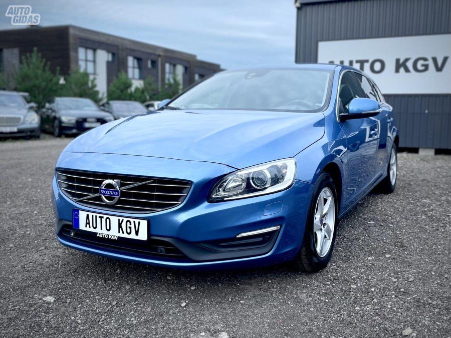 Volvo V60 2016 in Vilnius, with an engine capacity of 2.00 L and mileage of 261 thousand km for 7999 €, photo 2 on AUTOMOTO.COM.LV