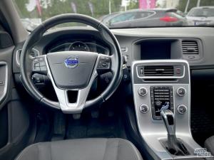 Volvo V60 2016 in Vilnius, with an engine capacity of 2.00 L and mileage of 261 thousand km for 7999 €, photo 16 on AUTOMOTO.COM.LV
