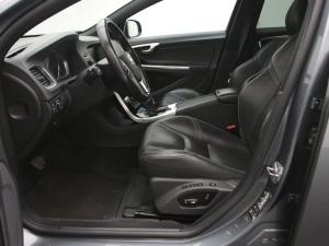 Volvo V60 2016 in Vilnius, with an engine capacity of 2.40 L and mileage of 171 thousand km for 11799 €, photo 5 on AUTOMOTO.COM.LV
