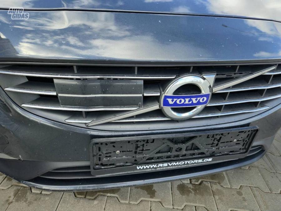 Volvo V60 2016 in Vilnius, with an engine capacity of 2.00 L and mileage of 218 thousand km for 9300 €, photo 4 on AUTOMOTO.COM.LV