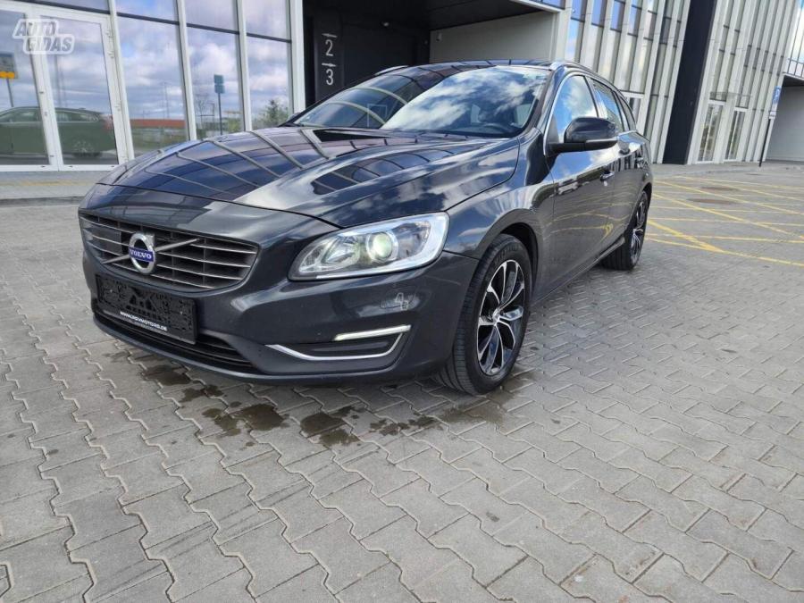 Volvo V60 2016 in Vilnius, with an engine capacity of 2.00 L and mileage of 218 thousand km for 9300 €, photo 5 on AUTOMOTO.COM.LV