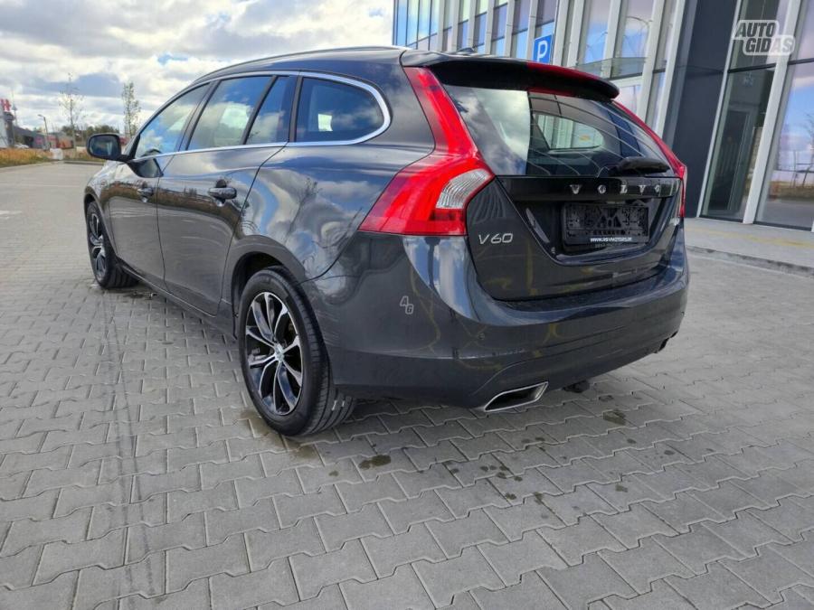 Volvo V60 2016 in Vilnius, with an engine capacity of 2.00 L and mileage of 218 thousand km for 9300 €, photo 6 on AUTOMOTO.COM.LV