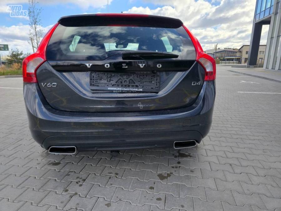 Volvo V60 2016 in Vilnius, with an engine capacity of 2.00 L and mileage of 218 thousand km for 9300 €, photo 7 on AUTOMOTO.COM.LV