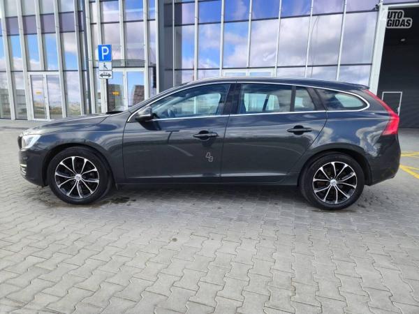 Volvo V60 2016 in Vilnius, with an engine capacity of 2.00 L and mileage of 218 thousand km for 9300 €, photo 9 on AUTOMOTO.COM.LV
