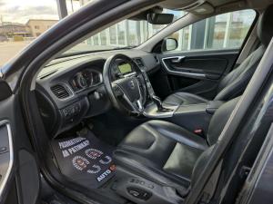 Volvo V60 2016 in Vilnius, with an engine capacity of 2.00 L and mileage of 218 thousand km for 9300 €, photo 11 on AUTOMOTO.COM.LV