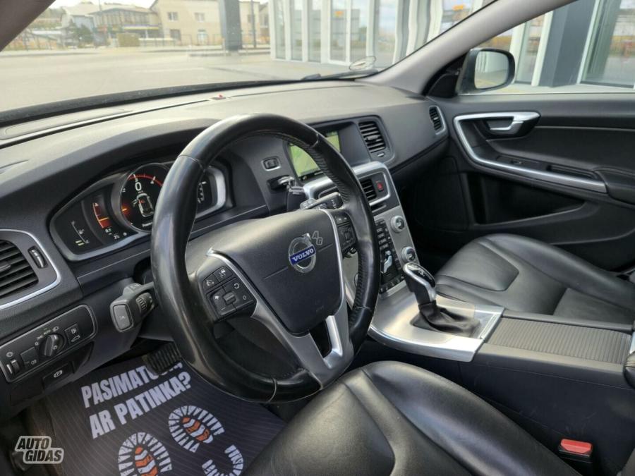 Volvo V60 2016 in Vilnius, with an engine capacity of 2.00 L and mileage of 218 thousand km for 9300 €, photo 13 on AUTOMOTO.COM.LV