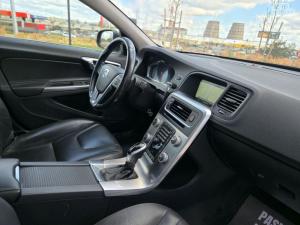 Volvo V60 2016 in Vilnius, with an engine capacity of 2.00 L and mileage of 218 thousand km for 9300 €, photo 16 on AUTOMOTO.COM.LV