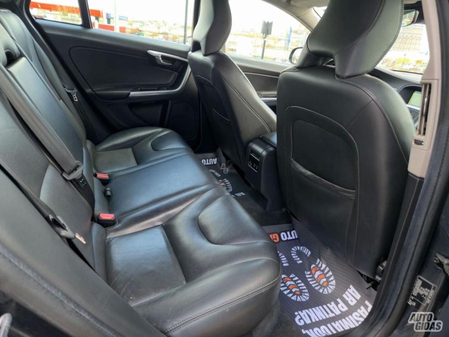 Volvo V60 2016 in Vilnius, with an engine capacity of 2.00 L and mileage of 218 thousand km for 9300 €, photo 17 on AUTOMOTO.COM.LV