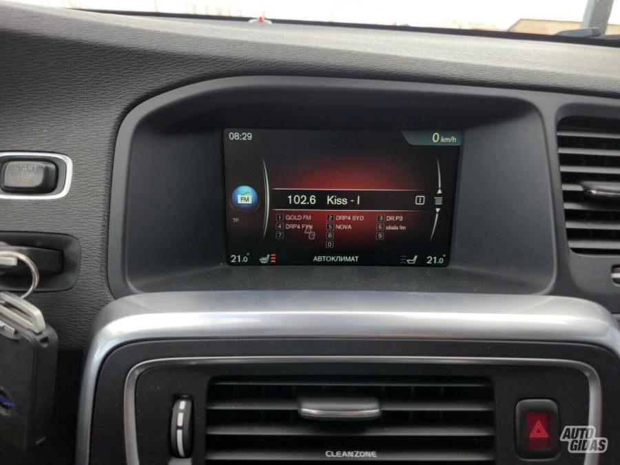 Volvo V60 2016 in Vilnius, with an engine capacity of 2.00 L and mileage of 218 thousand km for 9300 €, photo 34 on AUTOMOTO.COM.LV