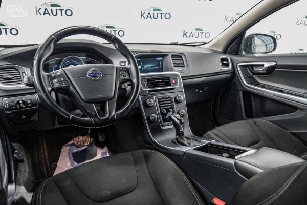 Volvo V60 2016 in Kaunas, with an engine capacity of 2.00 L and mileage of 319 thousand km for 8490 €, photo 7 on AUTOMOTO.COM.LV