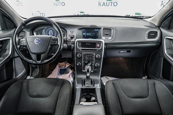 Volvo V60 2016 in Kaunas, with an engine capacity of 2.00 L and mileage of 319 thousand km for 8490 €, photo 8 on AUTOMOTO.COM.LV