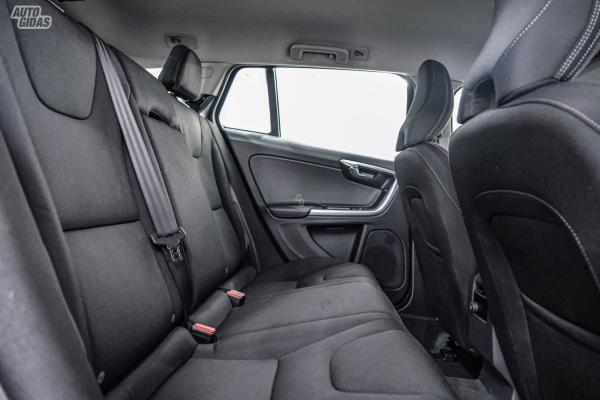 Volvo V60 2016 in Kaunas, with an engine capacity of 2.00 L and mileage of 319 thousand km for 8490 €, photo 10 on AUTOMOTO.COM.LV