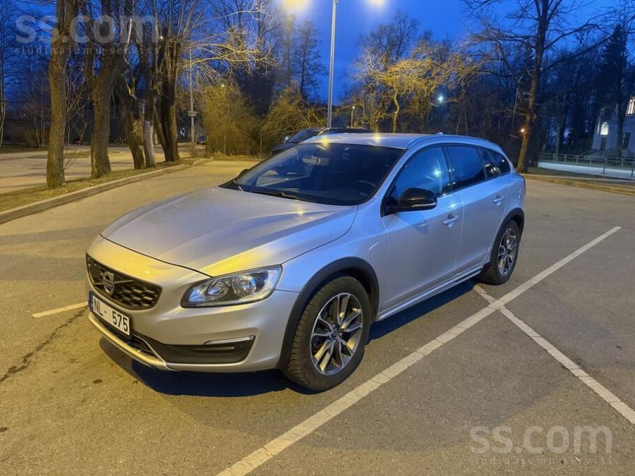 Volvo V60 2016 in Riga, with an engine capacity of 2.00 L and mileage of 184 thousand km for 8700 €, photo 4 on AUTOMOTO.COM.LV