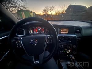 Volvo V60 2016 in Riga, with an engine capacity of 2.00 L and mileage of 184 thousand km for 8700 €, photo 5 on AUTOMOTO.COM.LV