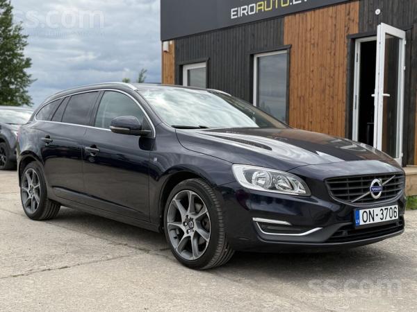 Volvo V60 2016 in Riga, with an engine capacity of 2.00 L and mileage of 136 thousand km for 9850 €, photo 1 on AUTOMOTO.COM.LV