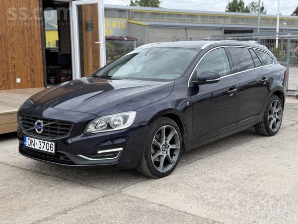 Volvo V60 2016 in Riga, with an engine capacity of 2.00 L and mileage of 136 thousand km for 9850 €, photo 3 on AUTOMOTO.COM.LV