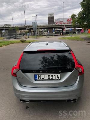 Volvo V60 2016 Rīga, ar dzinēja tilpumu 2.40 L un nobraukumu 311 tūkst. km par 11500 €, foto 4 vietnē AUTOMOTO.COM.LV