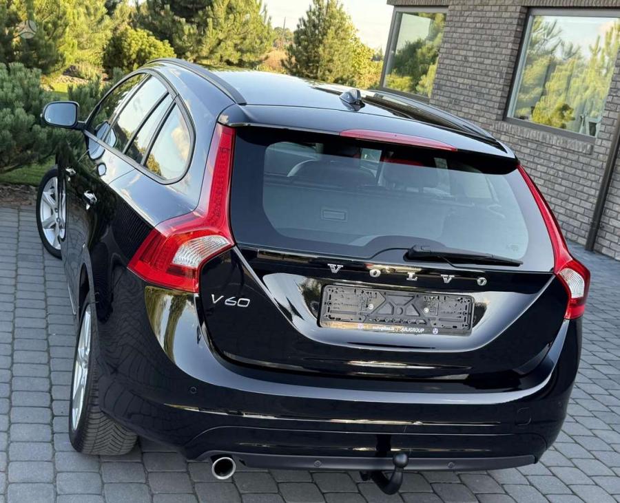 Volvo V60 2016 in Kaunas, with an engine capacity of 1.98 L and mileage of 286 thousand km for 6690 €, photo 9 on AUTOMOTO.COM.LV