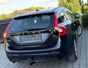 Volvo V60 2016 in Kaunas, with an engine capacity of 1.98 L and mileage of 286 thousand km for 6690 €, photo 10 on AUTOMOTO.COM.LV
