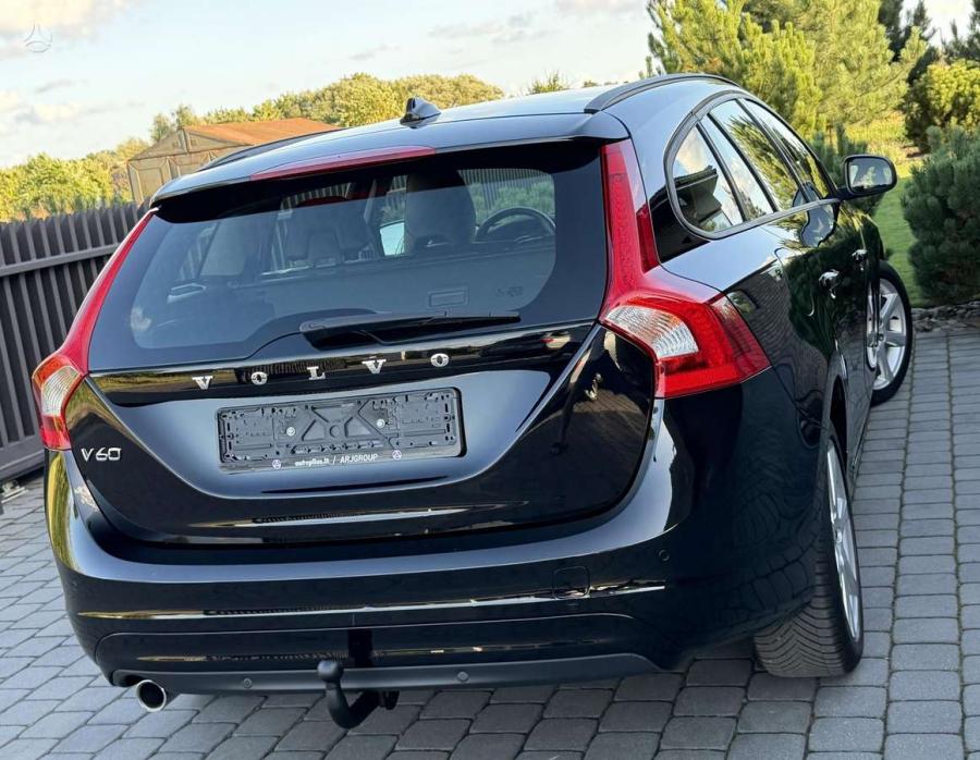 Volvo V60 2016 in Kaunas, with an engine capacity of 1.98 L and mileage of 286 thousand km for 6690 €, photo 10 on AUTOMOTO.COM.LV