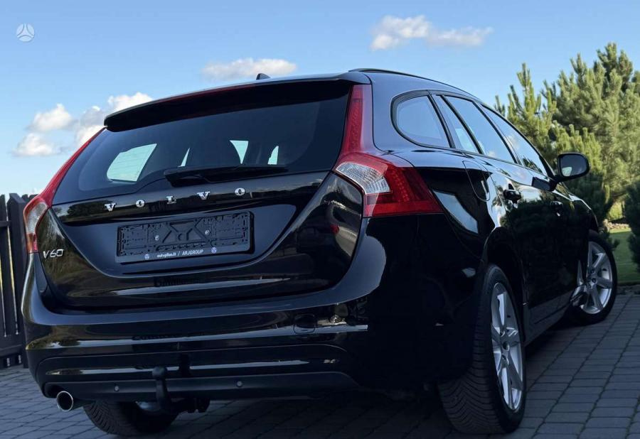 Volvo V60 2016 in Kaunas, with an engine capacity of 1.98 L and mileage of 286 thousand km for 6690 €, photo 14 on AUTOMOTO.COM.LV