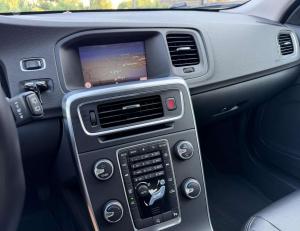Volvo V60 2016 in Kaunas, with an engine capacity of 1.98 L and mileage of 286 thousand km for 6690 €, photo 27 on AUTOMOTO.COM.LV