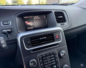 Volvo V60 2016 in Kaunas, with an engine capacity of 1.98 L and mileage of 286 thousand km for 6690 €, photo 29 on AUTOMOTO.COM.LV