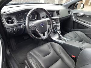 Volvo V60 2016 in Tallinn, with an engine capacity of 2.00 L and mileage of 181 thousand km for 9500 €, photo 6 on AUTOMOTO.COM.LV