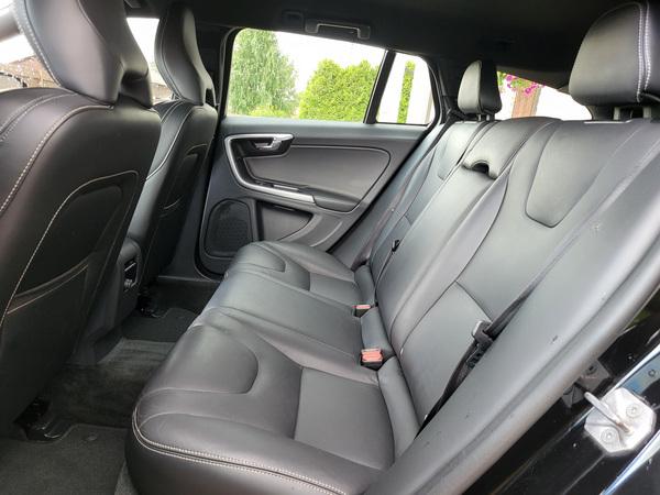 Volvo V60 2016 in Tallinn on AUTOMOTO.COM.LV Volvo V60 2016 in Tallinn, with an engine capacity of 2.00 L and mileage of 181 thousand km for 9500 €, photo 9 on AUTOMOTO.COM.LV