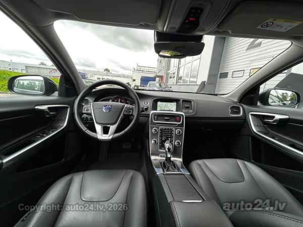 Volvo V60 2016 Tartu, ar dzinēja tilpumu 2.40 L un nobraukumu 233 tūkst. km par 8990 €, foto 7 vietnē AUTOMOTO.COM.LV