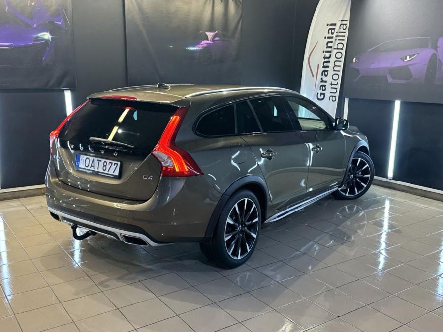 Volvo V60 2016 Viļņa, ar dzinēja tilpumu 2.00 L un nobraukumu 196 tūkst. km par 12850 €, foto 3 vietnē AUTOMOTO.COM.LV