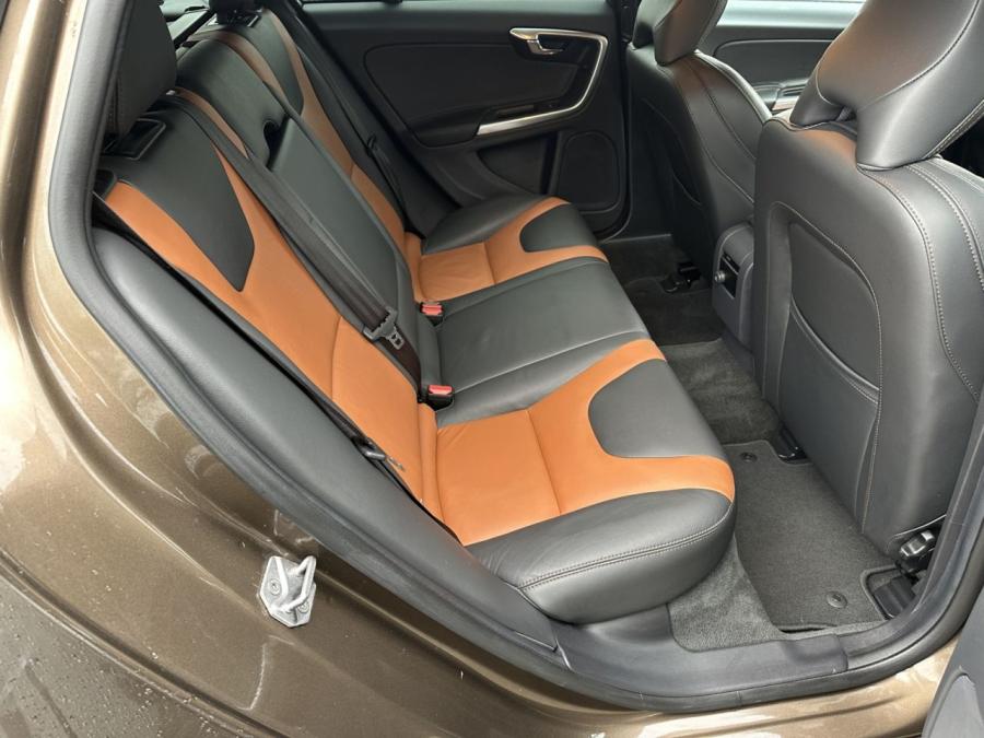 Volvo V60 2016 Viļņa, ar dzinēja tilpumu 2.00 L un nobraukumu 196 tūkst. km par 12850 €, foto 6 vietnē AUTOMOTO.COM.LV