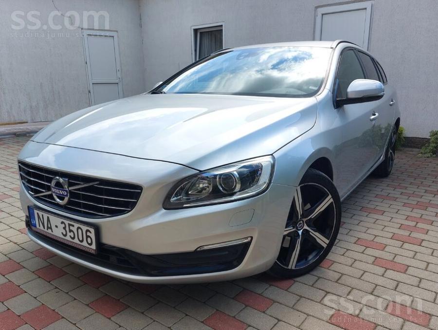 Volvo V60 2017 in Tukums, with an engine capacity of 2.00 L and mileage of 212 thousand km for 12490 €, photo 2 on AUTOMOTO.COM.LV