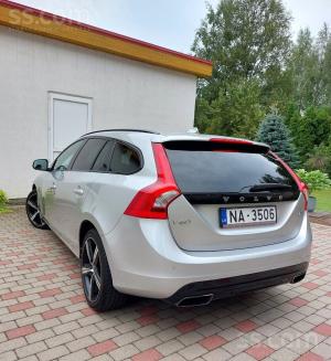 Volvo V60 2017 in Tukums, with an engine capacity of 2.00 L and mileage of 212 thousand km for 12490 €, photo 3 on AUTOMOTO.COM.LV