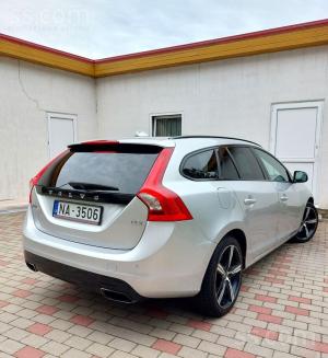 Volvo V60 2017 in Tukums, with an engine capacity of 2.00 L and mileage of 212 thousand km for 12490 €, photo 4 on AUTOMOTO.COM.LV