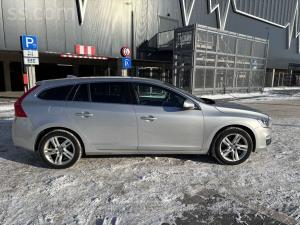 Volvo V60 2017 Rīga, ar dzinēja tilpumu 2.40 L un nobraukumu 142 tūkst. km par 9900 €, foto 5 vietnē AUTOMOTO.COM.LV
