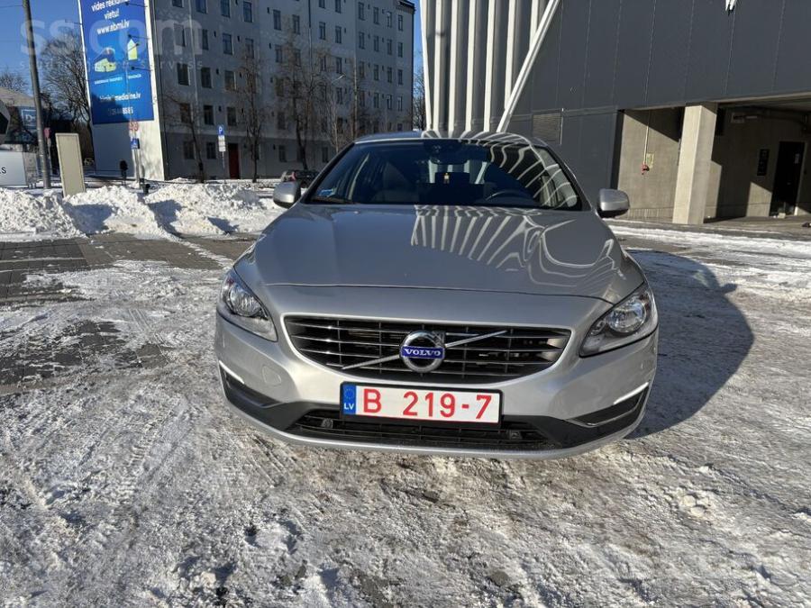 Volvo V60 2017 Rīga, ar dzinēja tilpumu 2.40 L un nobraukumu 142 tūkst. km par 9900 €, foto 7 vietnē AUTOMOTO.COM.LV