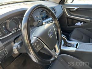 Volvo V60 2017 Rīga, ar dzinēja tilpumu 2.40 L un nobraukumu 142 tūkst. km par 9900 €, foto 10 vietnē AUTOMOTO.COM.LV