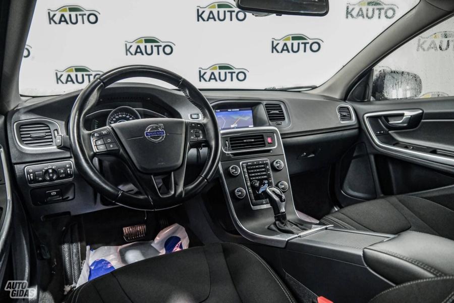 Volvo V60 2017 in Kaunas, with an engine capacity of 2.00 L and mileage of 310 thousand km for 8190 €, photo 7 on AUTOMOTO.COM.LV